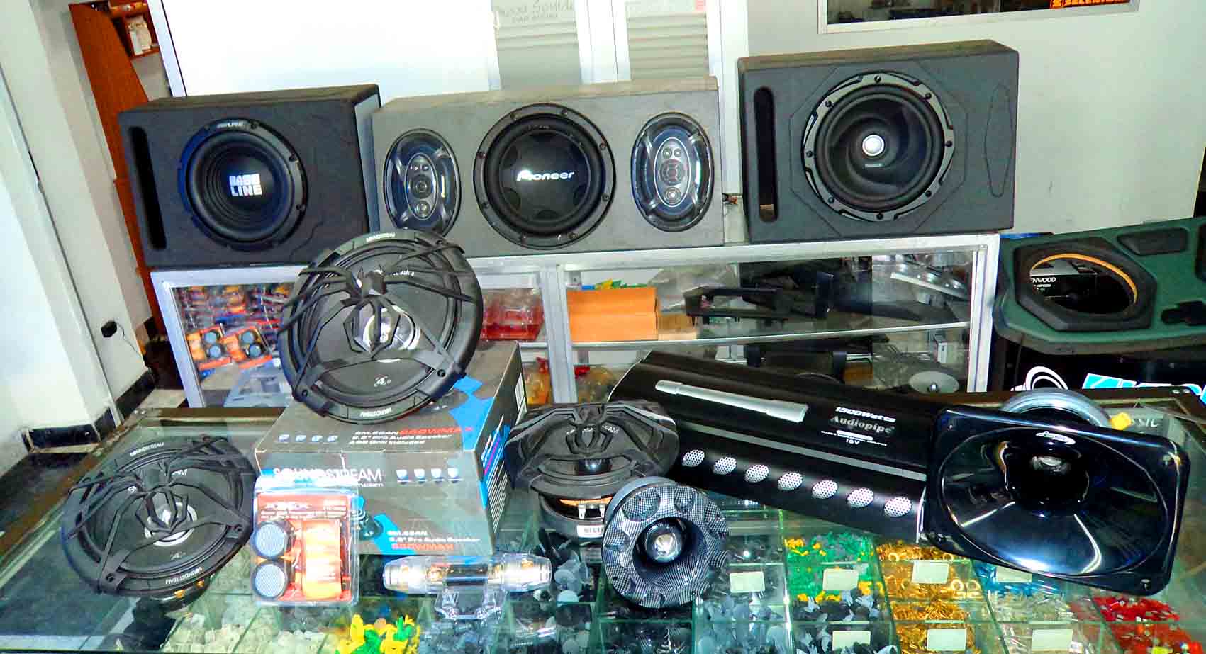 MAXI CAR - AUDIO - Amarillas de Colombia .Co | El Directorio Virtual